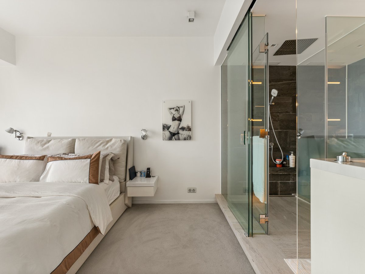 Bel-Air on the Peak (Phase 4) Twr 6 - Hong Kong Property - L