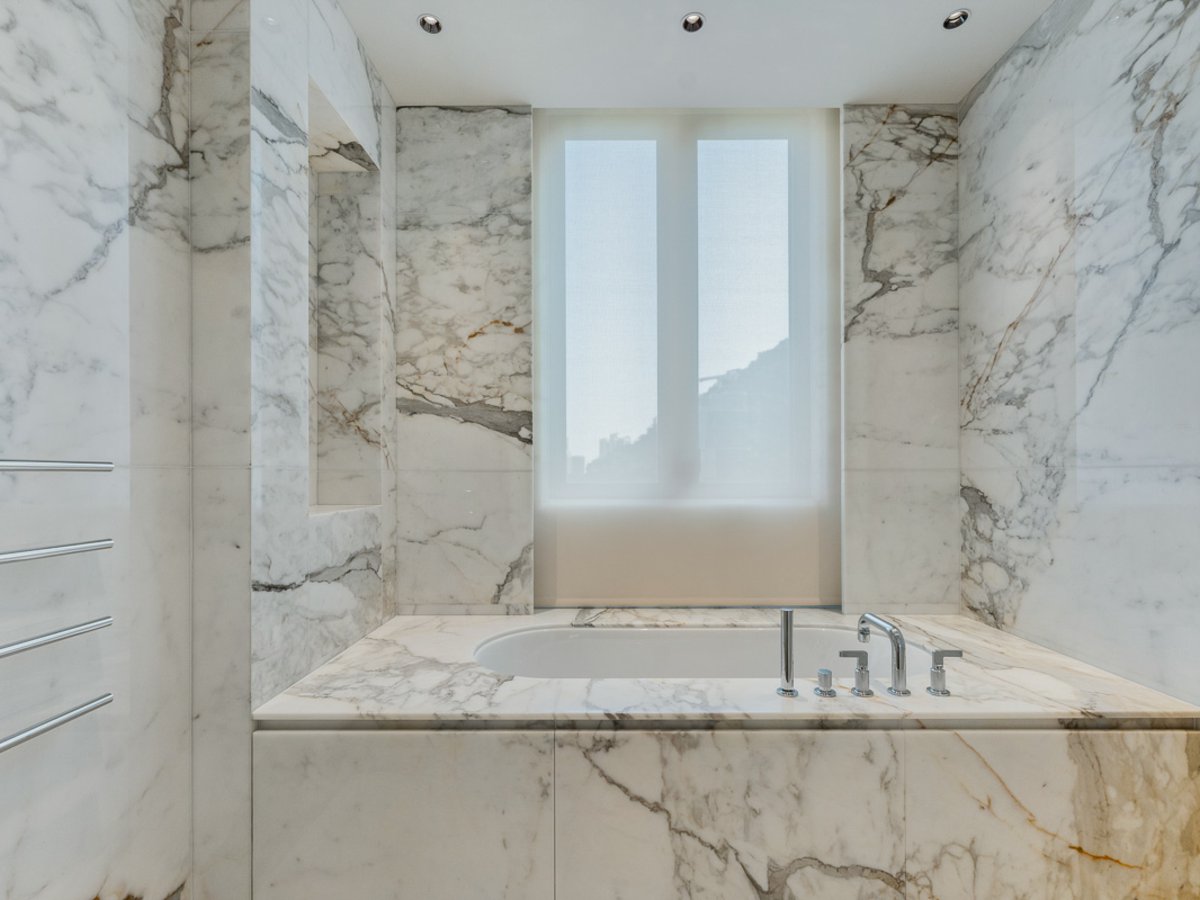 High Peak - Hong Kong Property - Luxury Homes Real Estate Ag